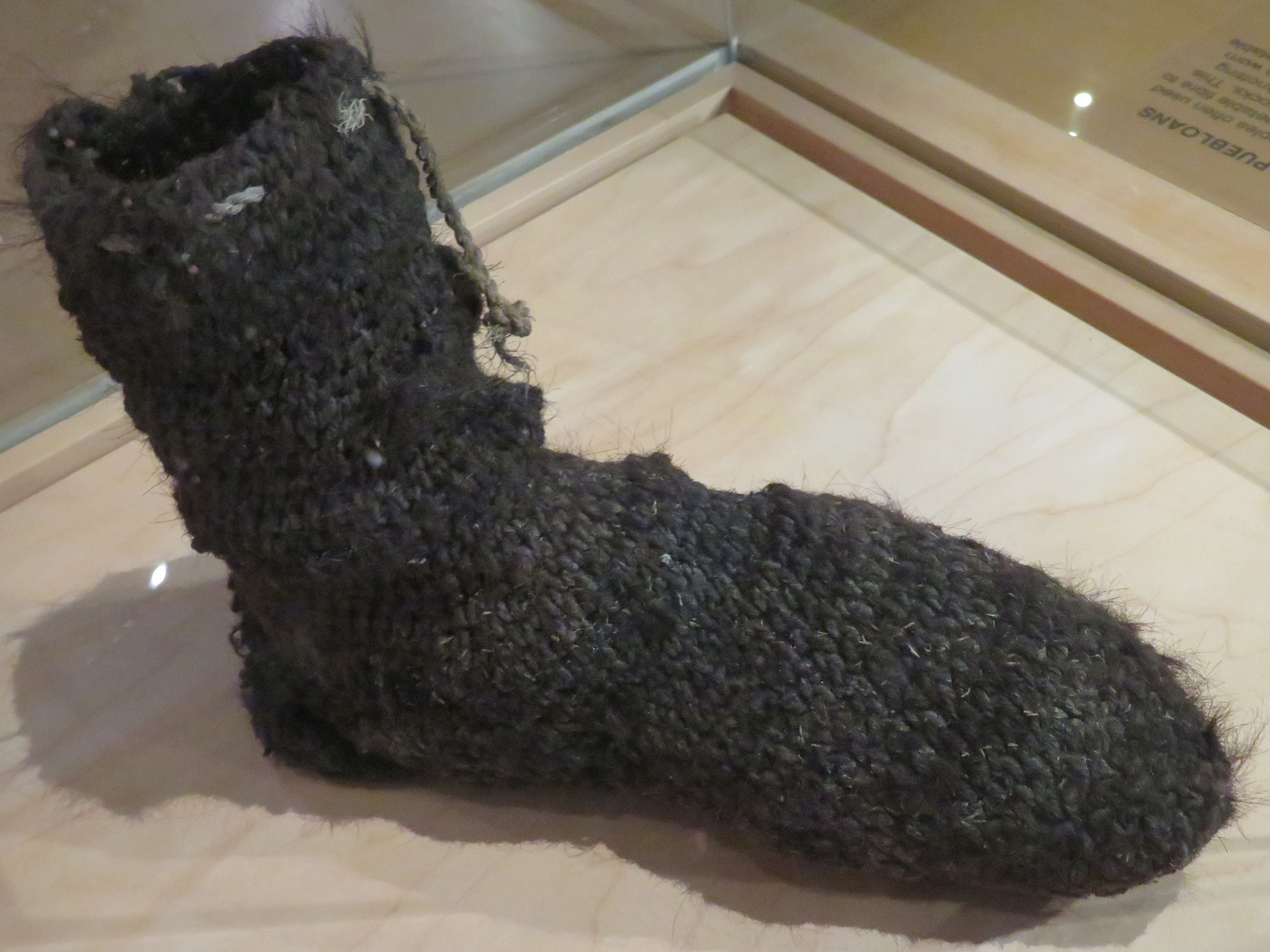 NOW: Ancient Puebloan Sock P89.231, 13th cent – Nalbound